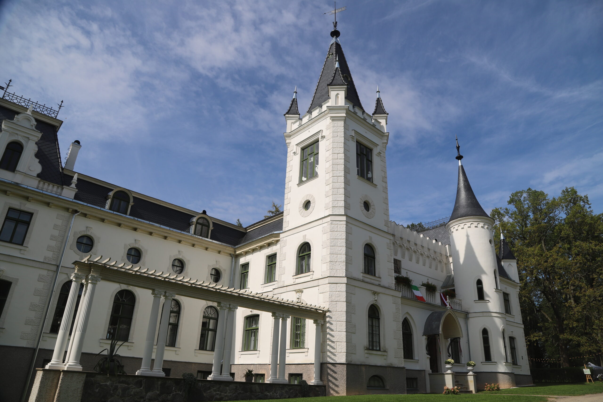 Uzņēmējus aicina uz tikšanos Stāmerienas pilī - Dzirkstele.lv